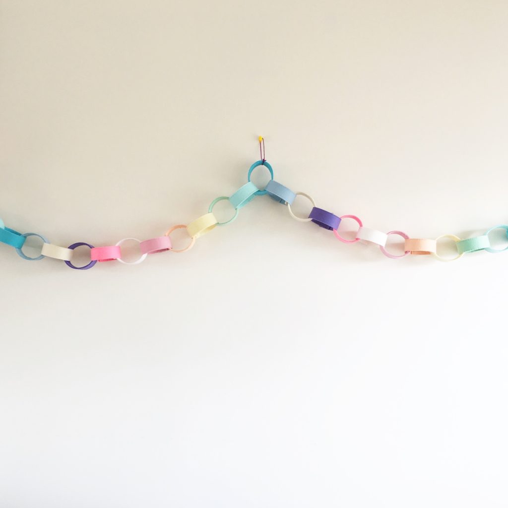 Perpetual paper chains - Hello! Hooray!