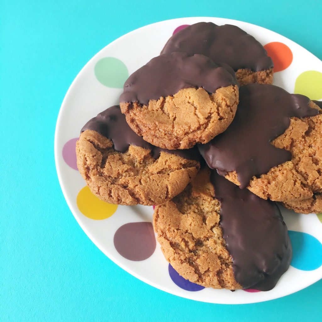 Ginger spiced crunch biscuits - Hello! Hooray!